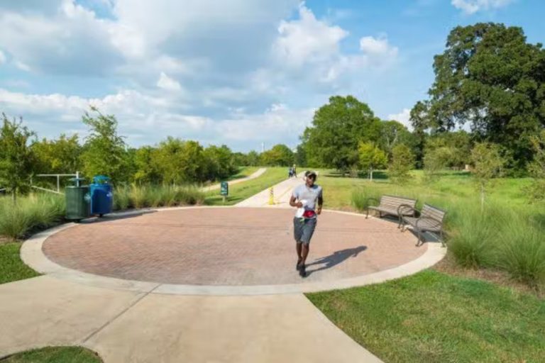 EXPLORE SIMS BAYOU - Houston Parks Board